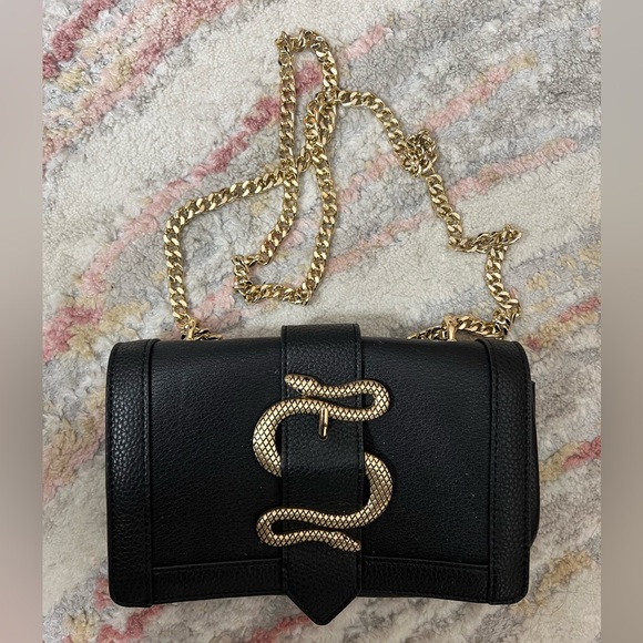 Express | Bags | Express Black Crossbody Bag With Gold Chain | Poshmark